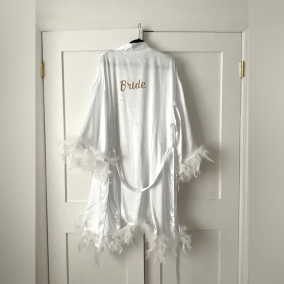 custom | Intimates & Sleepwear | Plus Size 24x White Feather Trimmed ...